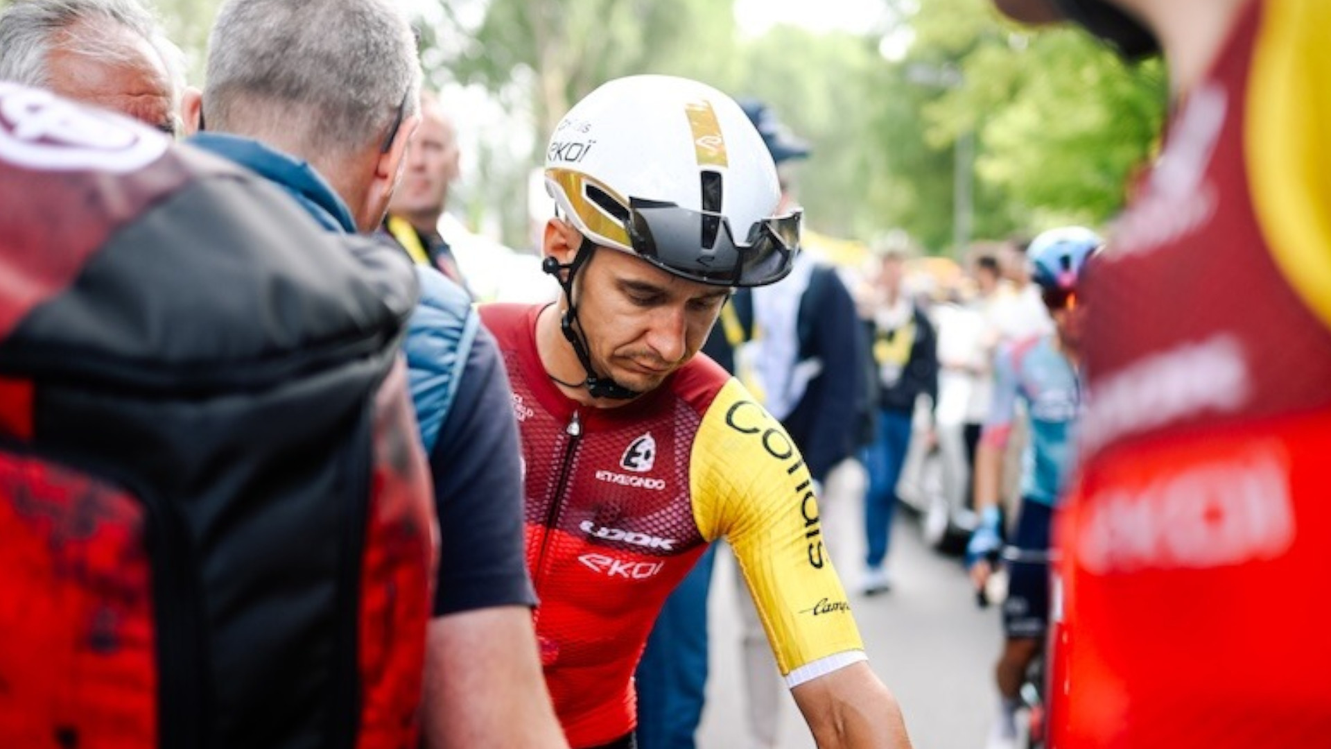 Bryan Coquard ist nicht schuld am Sturz von Jasper Philipsen, und ...