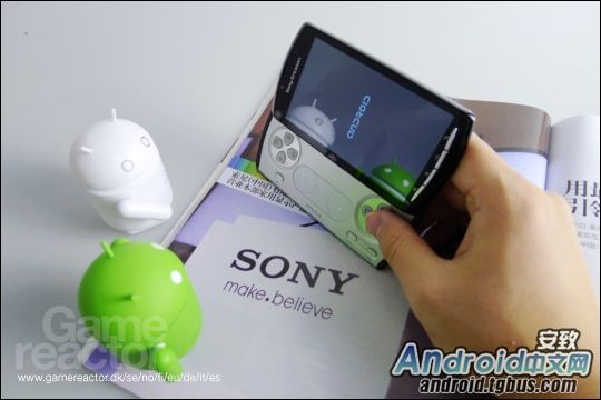 Mehr Bilder vom Playstation Phone - - Gamereactor
