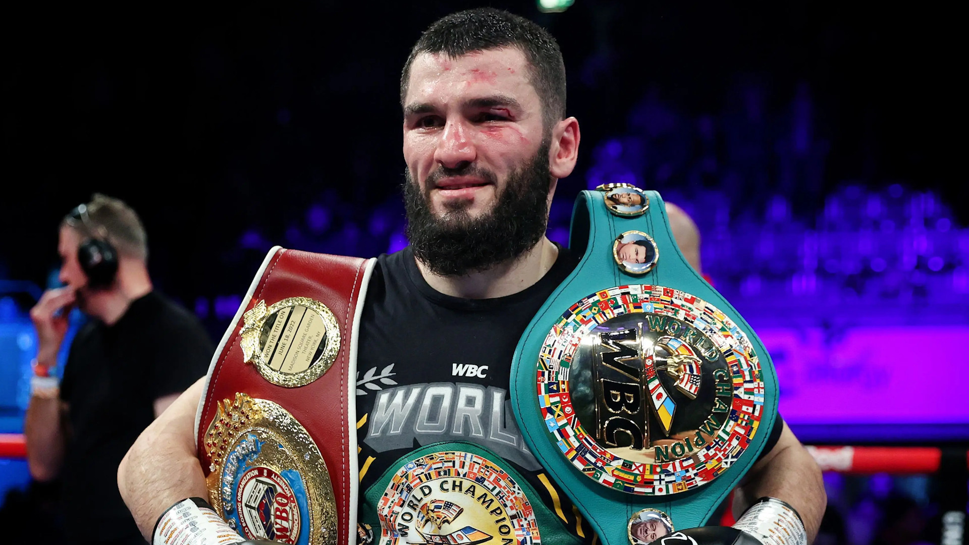 Der unangefochtene Weltmeister im Halbschwergewicht ist 40 Jahre alt ...