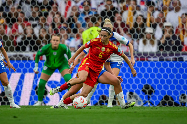 Spanien qualifiziert sich mit einer enormen Tordifferenz von +18 vor ...