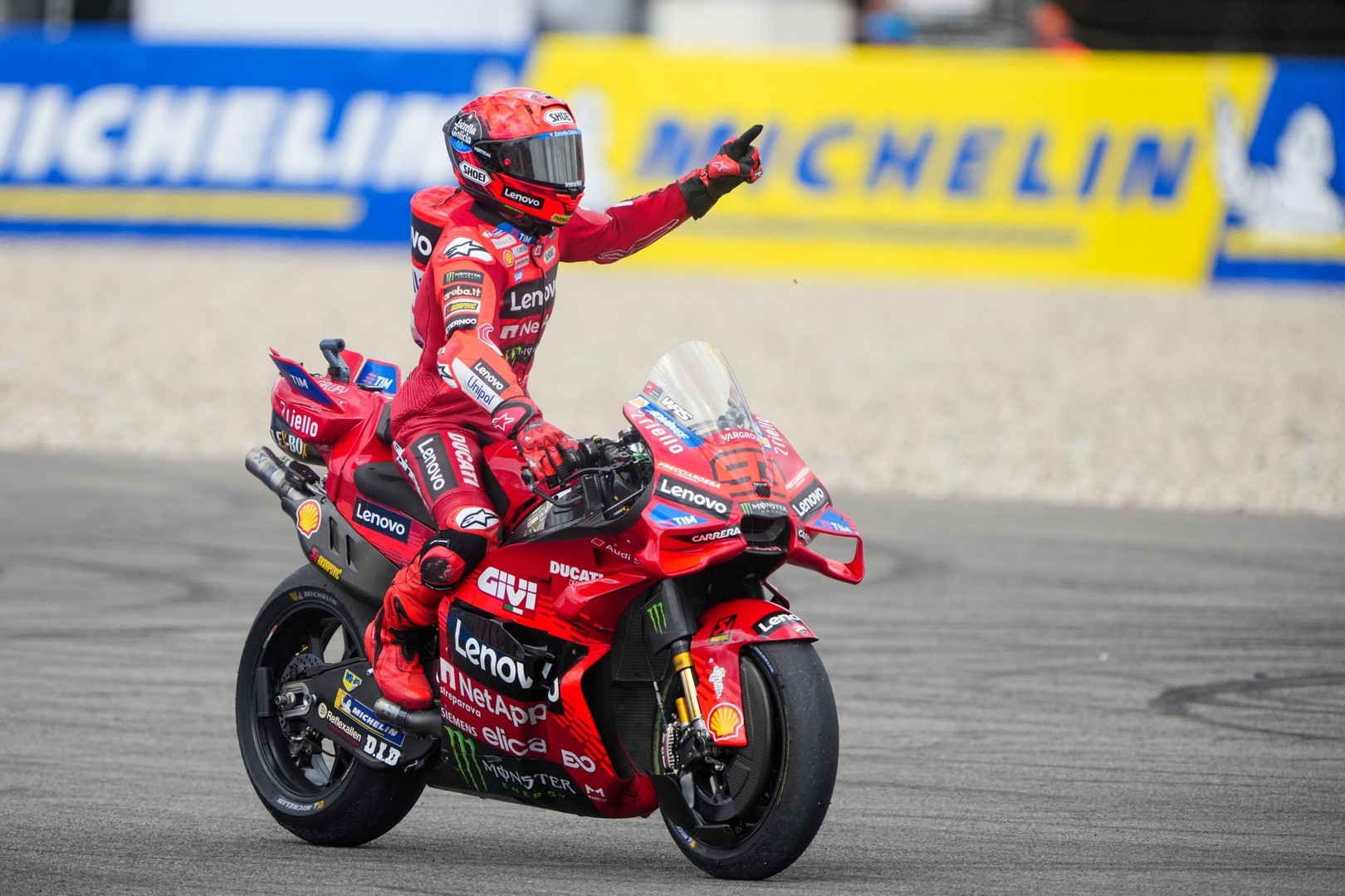 Marc Márquez hofft, seinen MotoGP-Titel seinem Bruder zuliebe zu ...