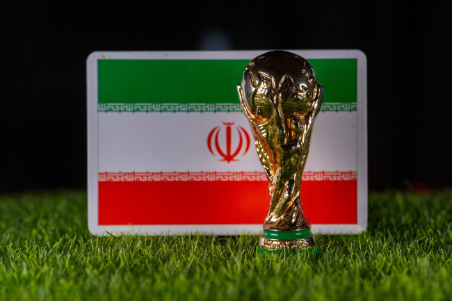 Der iranische Fußballverband protestiert, einigen Mitgliedern wurde von ...