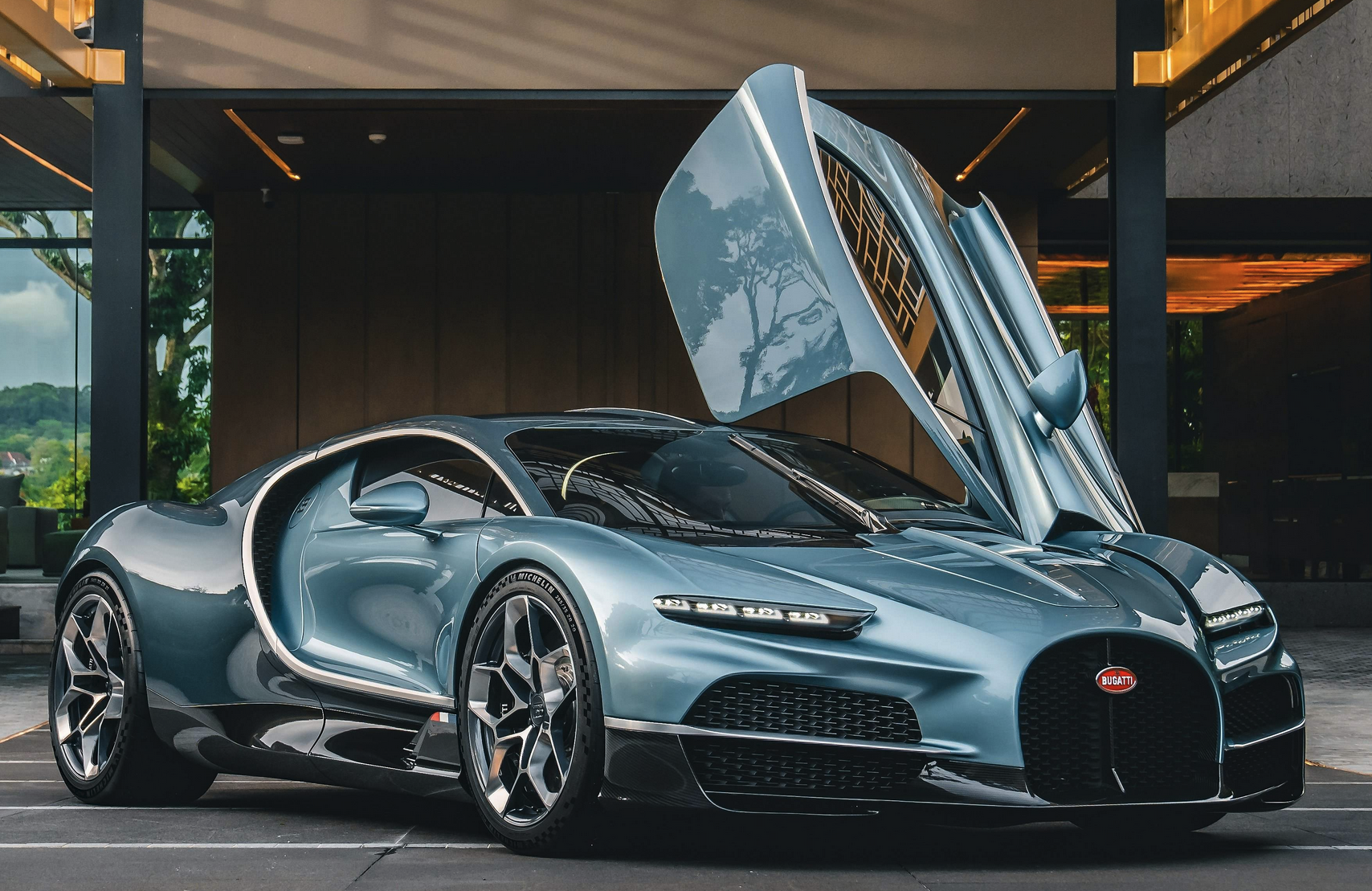 Hören Sie, wie Bugatti über das Tourbillon-Design spricht - - Gamereactor
