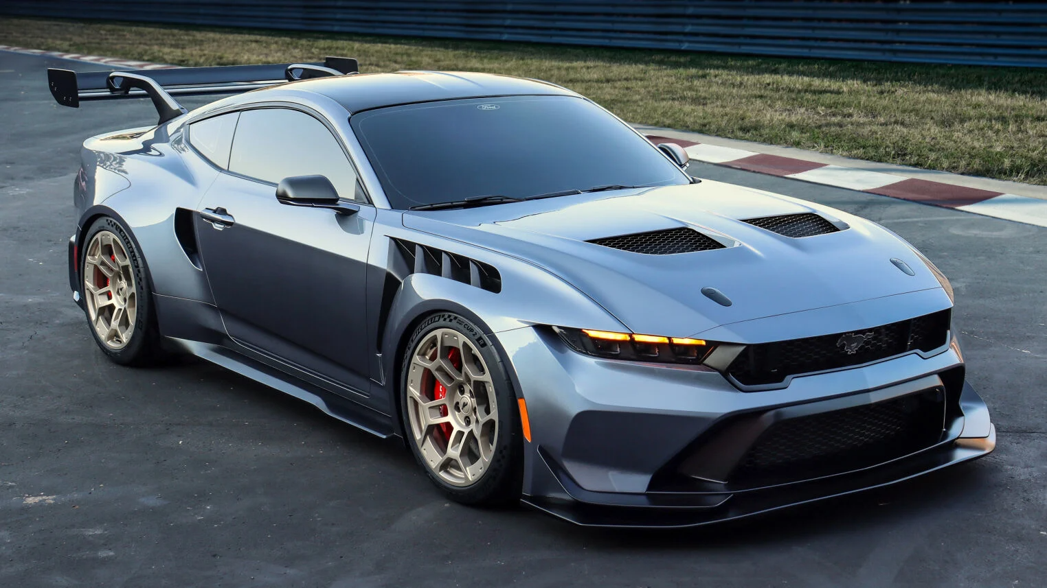 "Unapologetic" Ford Mustang GTD soll schnellster straßentauglicher ...