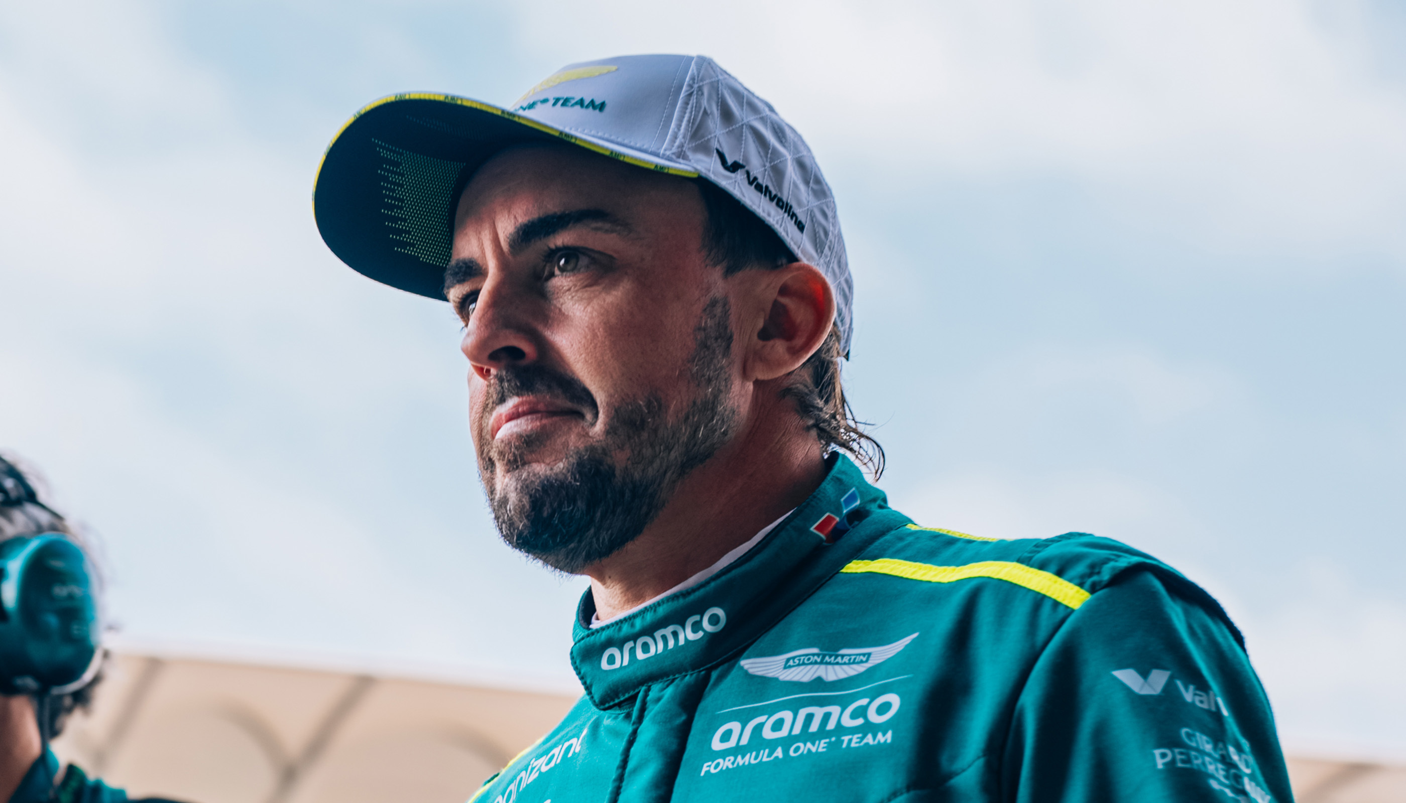 Fernando Alonsos 400. Grand Prix wurde von seinem Aston-Martin-Auto ...